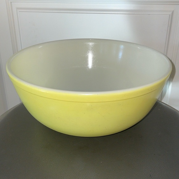 Pyrex | Dining | Rare Vintage Pyrex Primary Yellow 4quart Mixing Bowl ...
